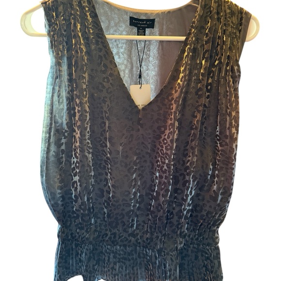 Current Air | Tops | Current Air Gold And Black Smocked Sleeveless ...